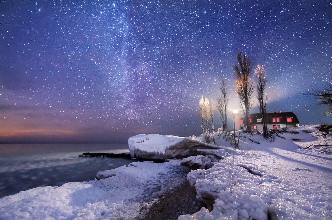 point-betsie-lighthouse-winter-frozen-lake-michigan-night-sky-stars ...